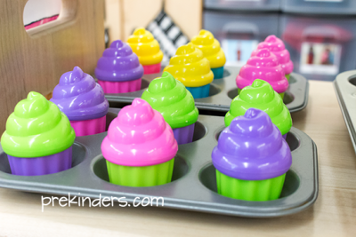 Bakery Dramatic Play - PreKinders Preschool Activities