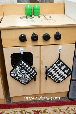 Bakery Dramatic Play - PreKinders Preschool Activities